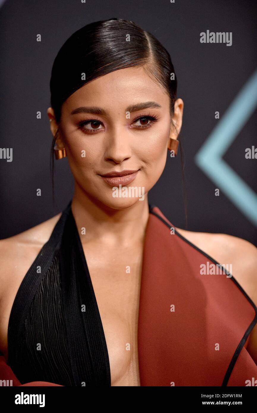 Hangar on november hi-res stock photography and images - Alamy