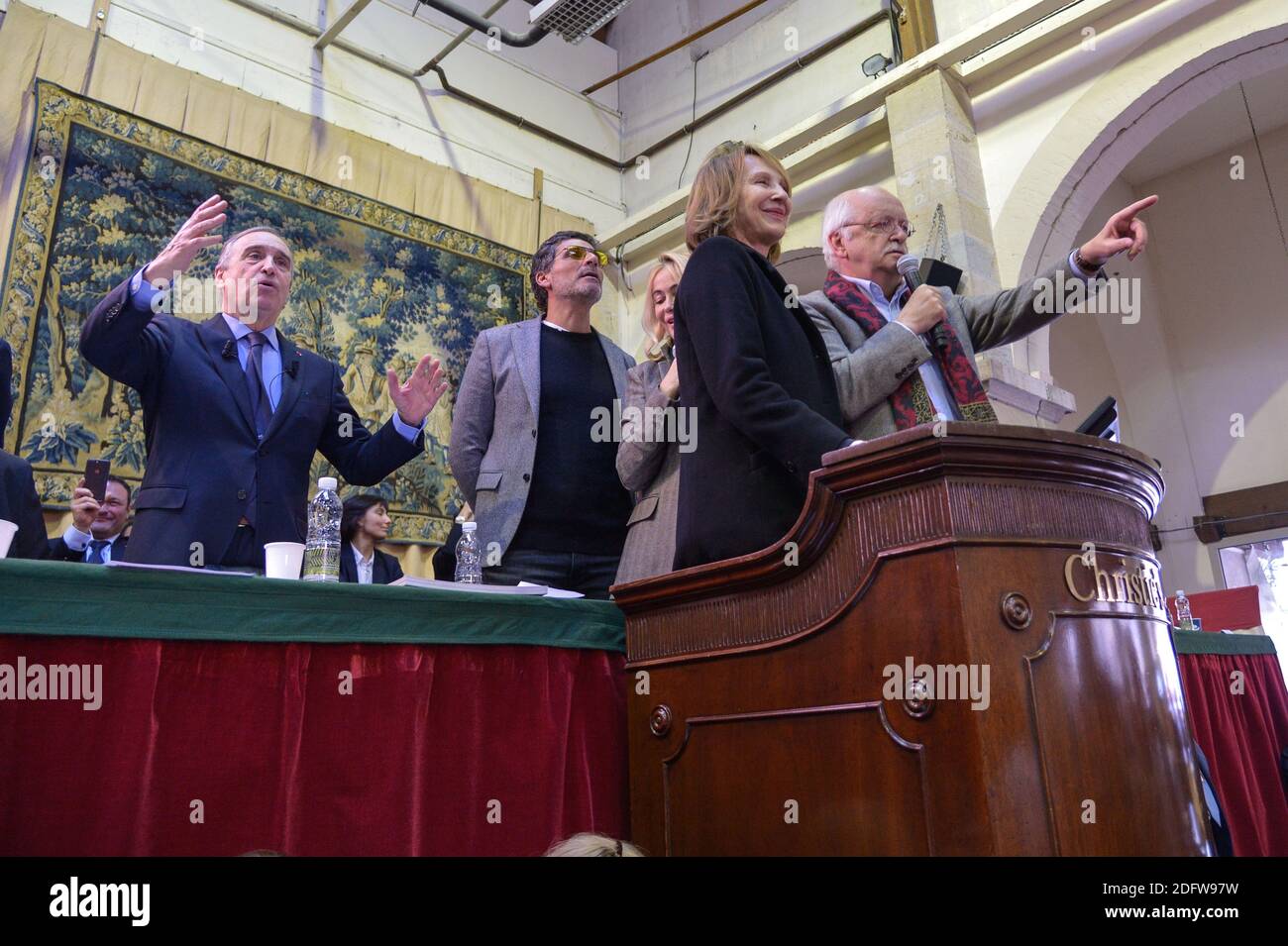 Pascal Elbe, Emmanuelle Beart, Nathalie Baye, Erik Orsenna attending ...