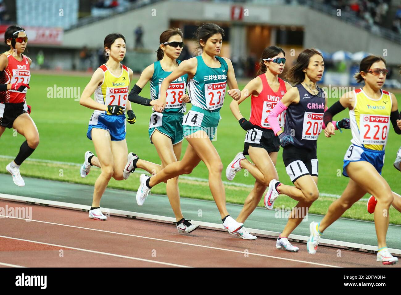 Osaka, Japan. 4th Dec, 2020. (L to R) Misaki Tanabe, Harumi Okamoto ...