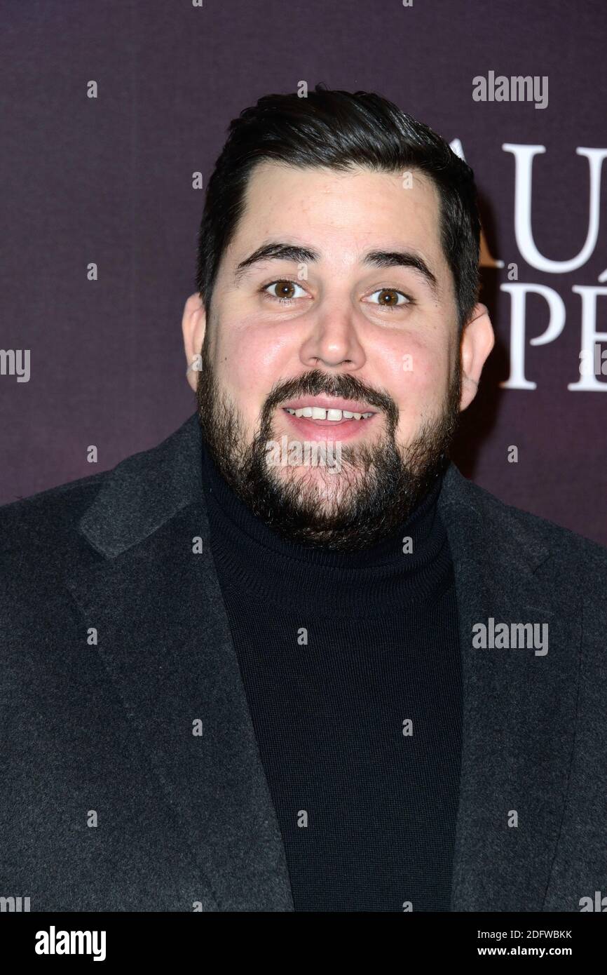 Artus assiste a la Premiere du film Sauver Ou Perir a l'UGC Normandie a ...