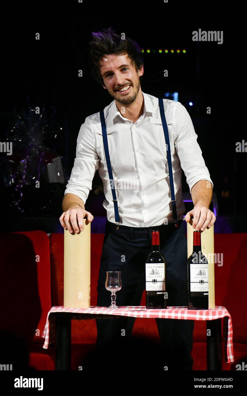 Exclusif - Gus participe au Gala au profit de l'association Princesse ...