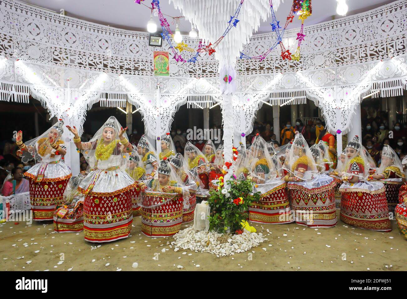 Manipuri folk dance hi-res stock photography and images - Alamy