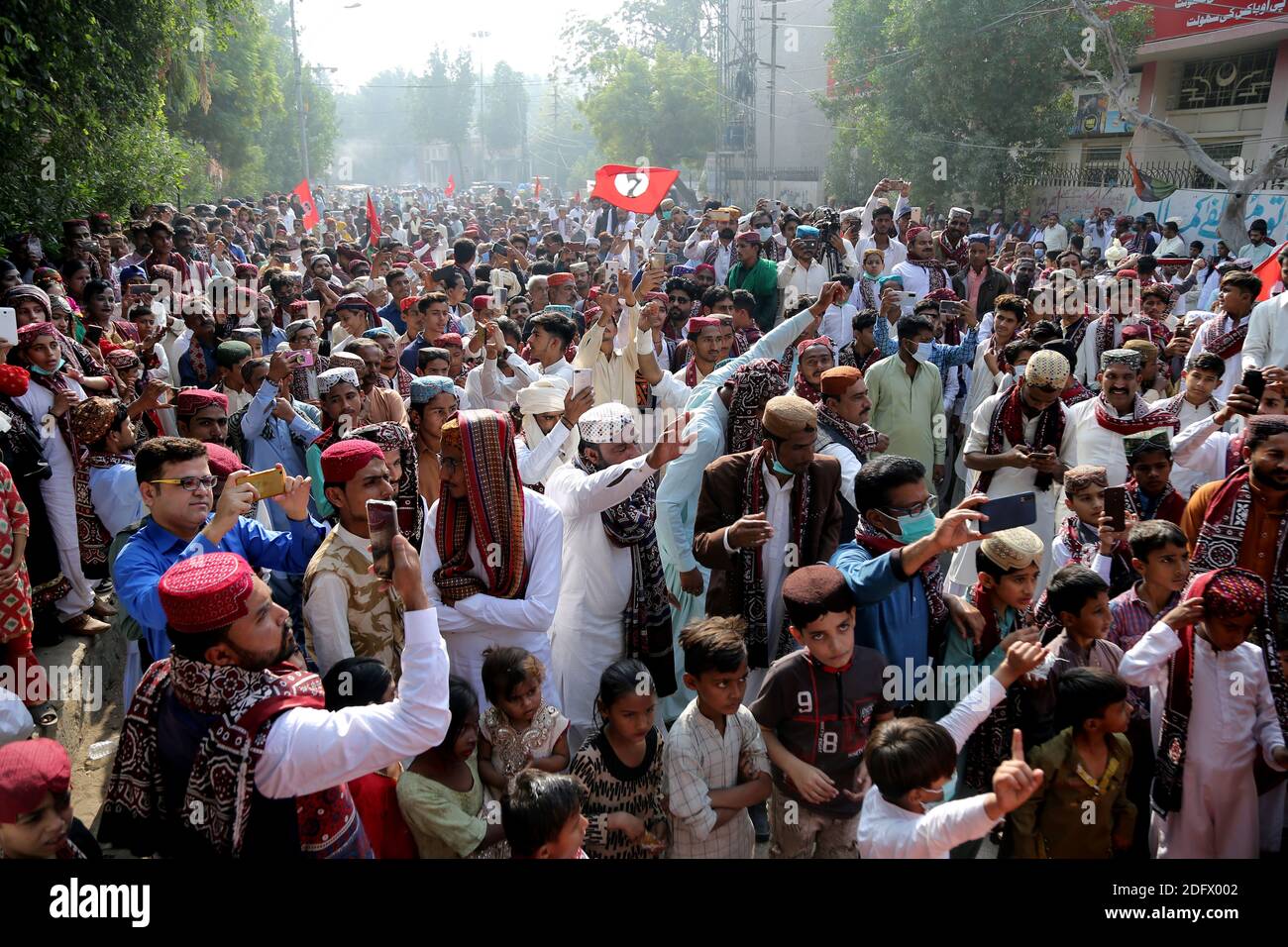Sindhi ajrak hi-res stock photography and images - Alamy