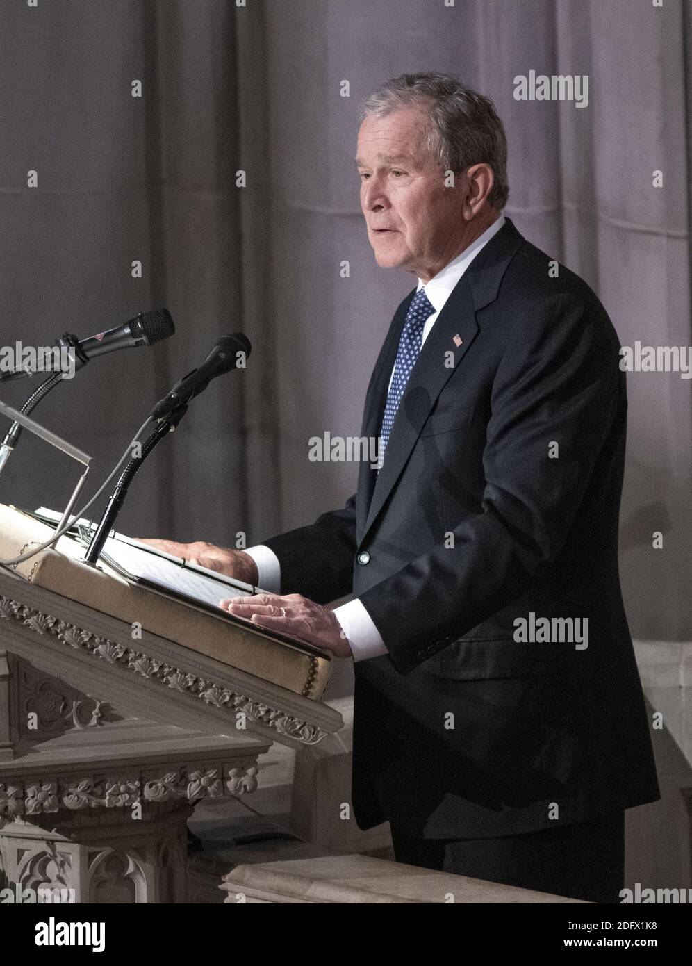 Former United States President George W. Bush delivers the eulogy at ...