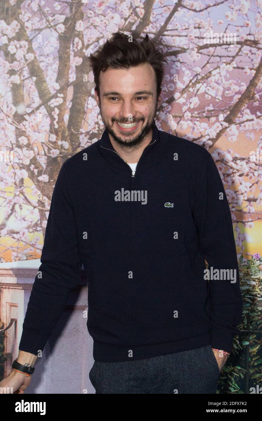 Humorist Tom Villa attends 'Le Retour de Mary Poppins' Paris film ...