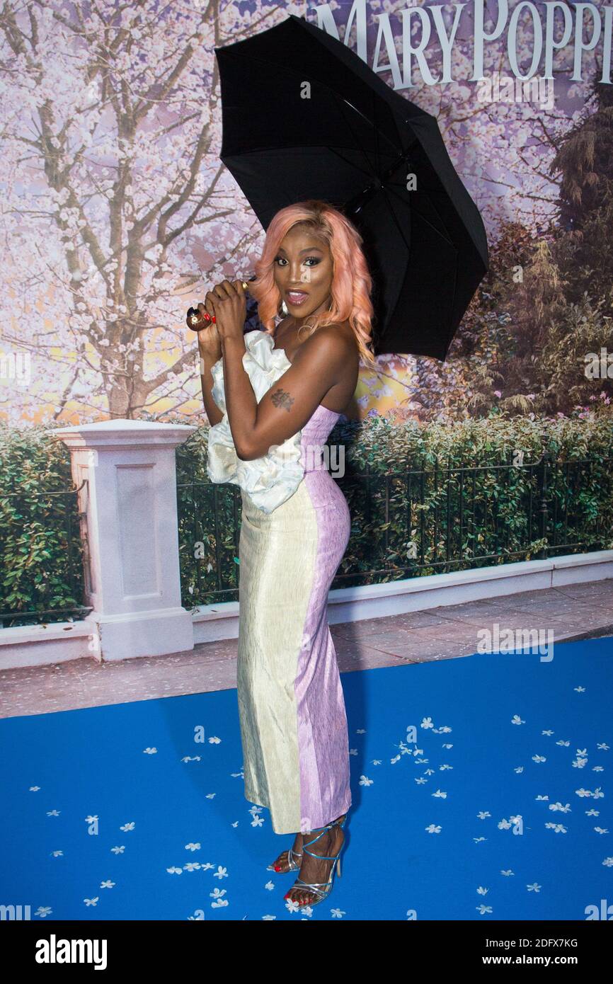 Singer Seyi Shay attends 'Le Retour de Mary Poppins' Paris film ...