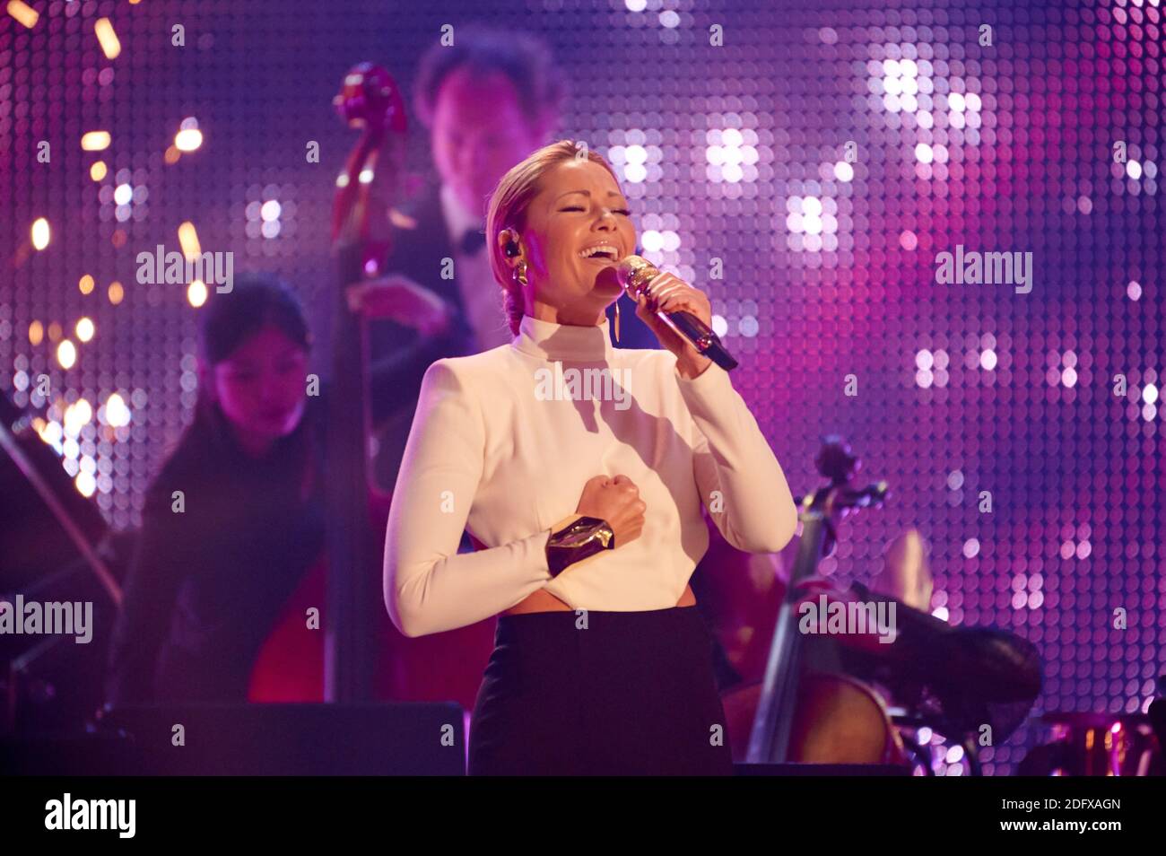 Duesseldorf, Germany. 06th Dec, 2020. The singer Helene Fischer appears ...