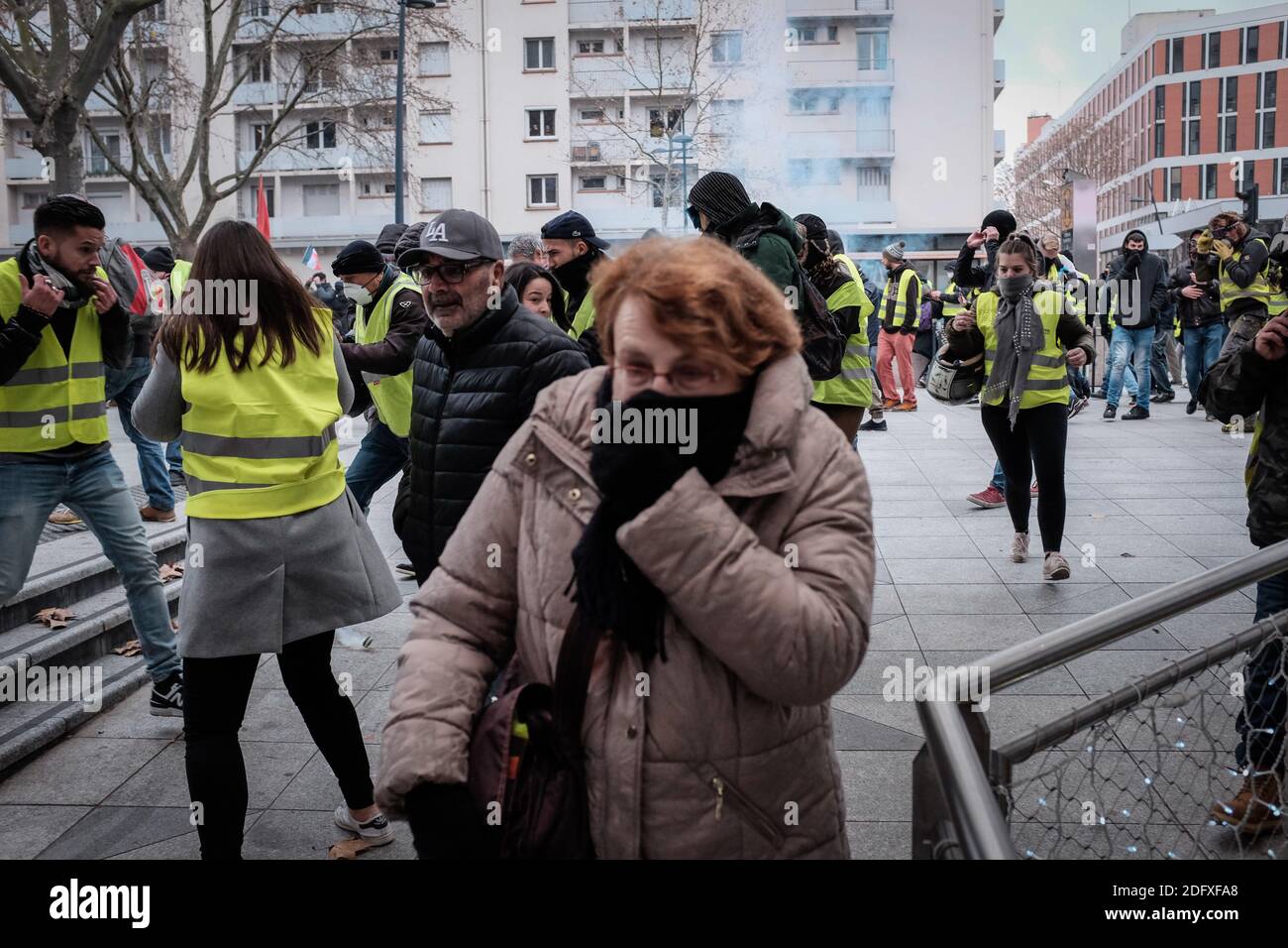 Panicked crowd hi-res stock photography and images - Alamy