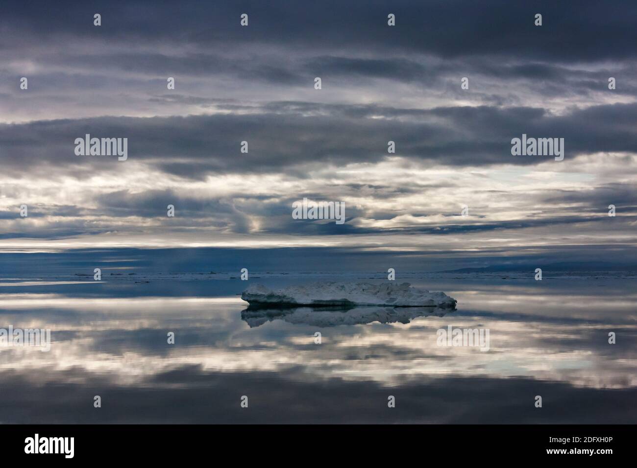 Floating ice on bering hi-res stock photography and images - Alamy