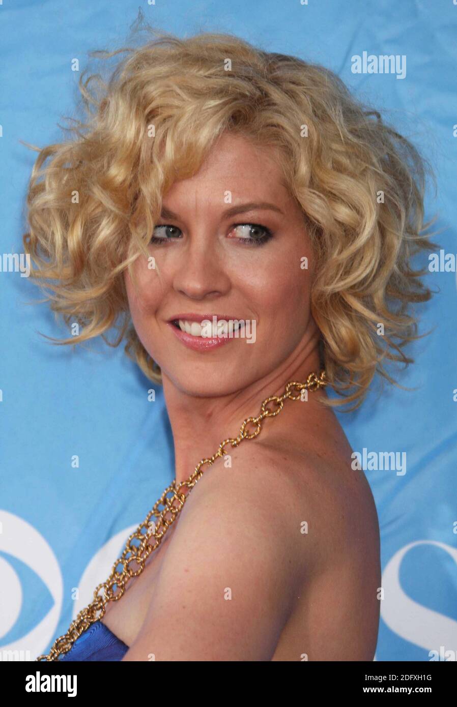 New York 05-20-09Jenna Elfman CBS Upfront introduces their prime time ...