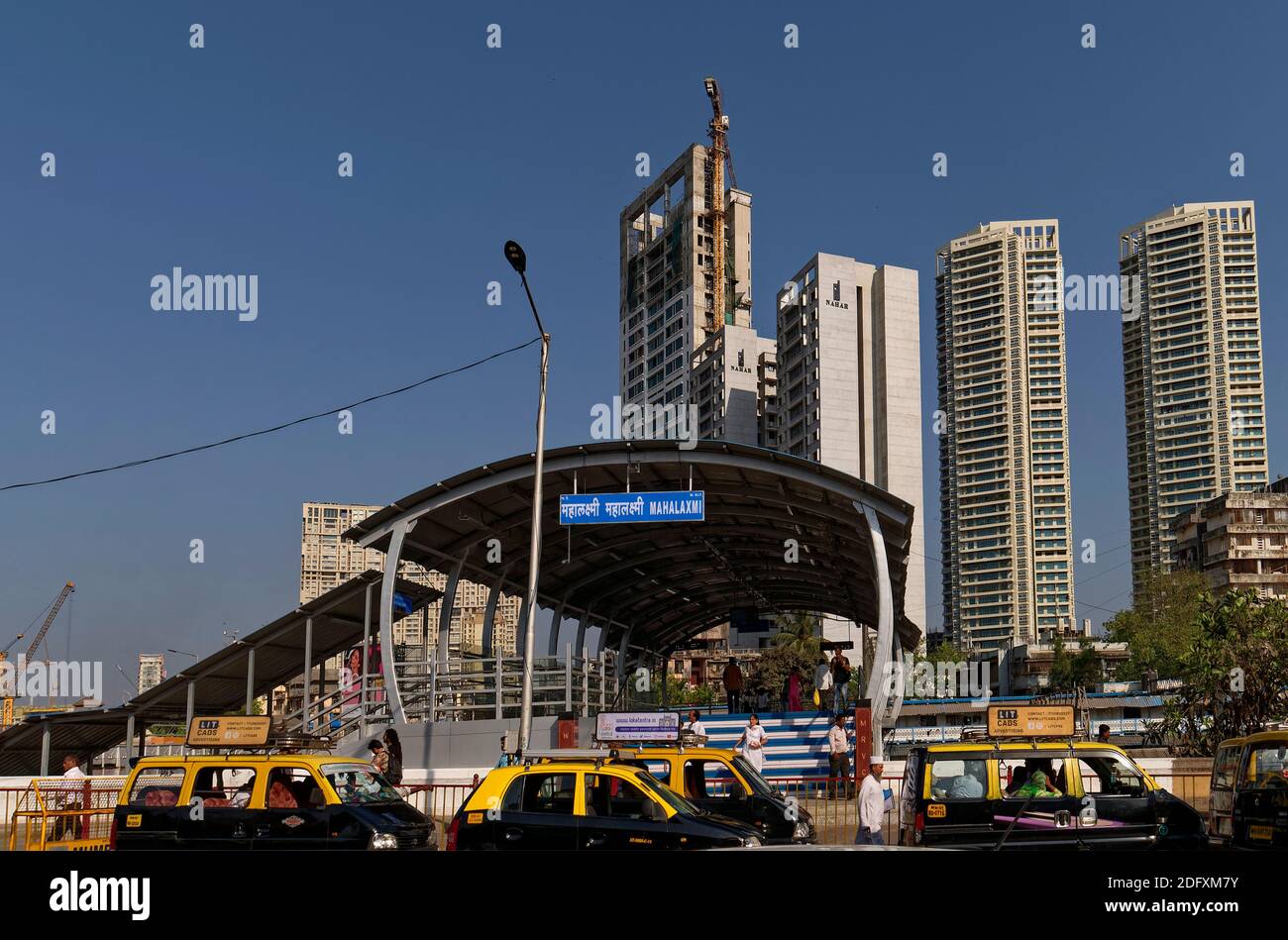 11 Apr 2019 Mahalaxmi railway station,entrance,of Western Railway ...