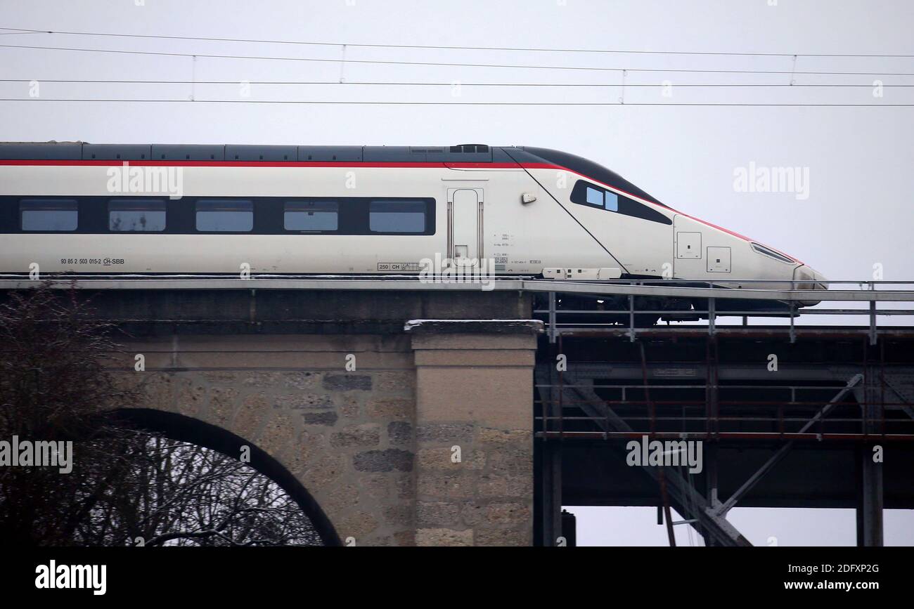Kaufering, Germany. 02nd Dec, 2020. The Swiss high-speed train "Astoro ...