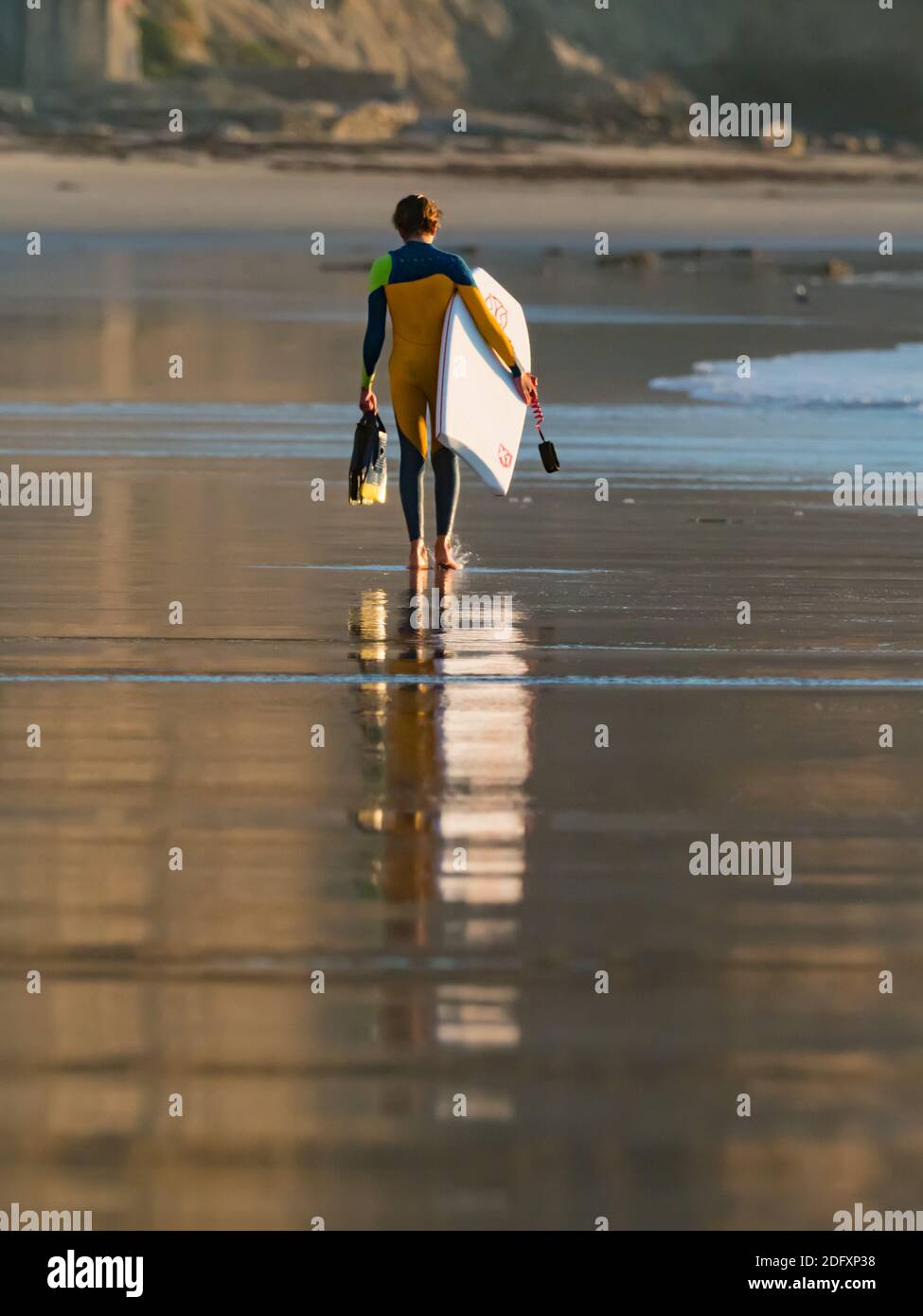 Boogie Boarder enjoying the waves at Blacks Beach, La Jolla, San Diego ...