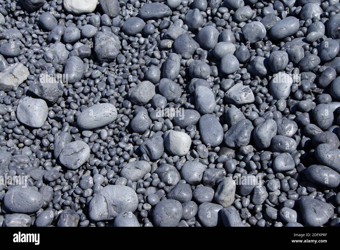 Pebble rounded shore hi-res stock photography and images - Alamy