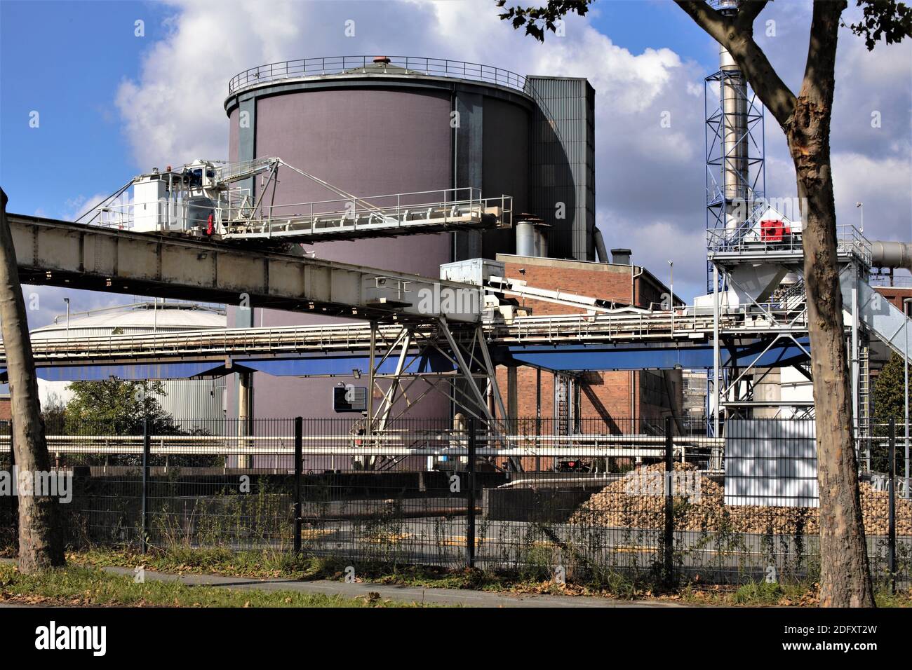 old factory building Stock Photo - Alamy
