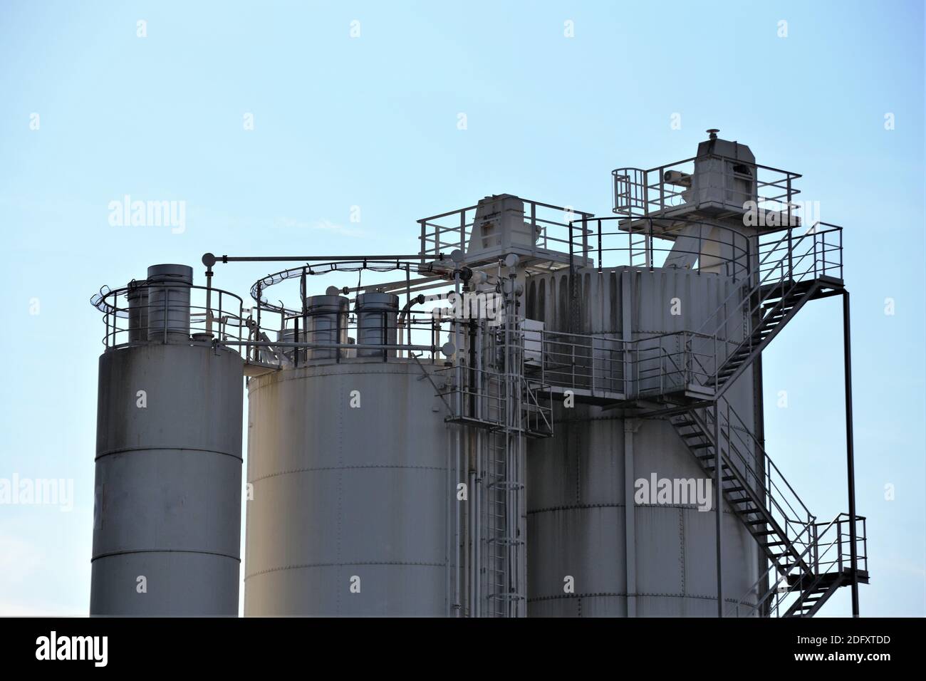 old factory building Stock Photo - Alamy