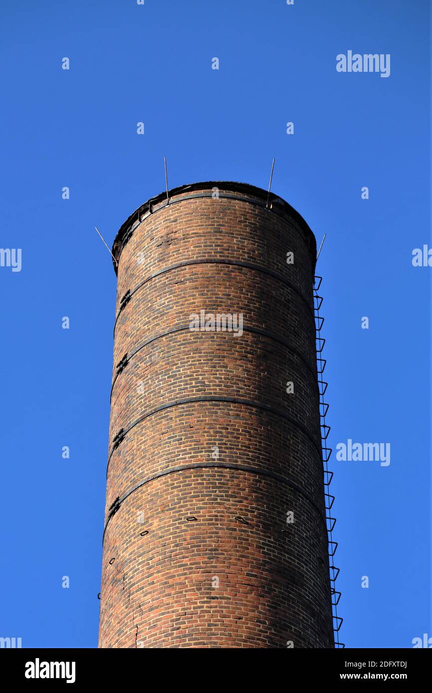 old factory building Stock Photo - Alamy