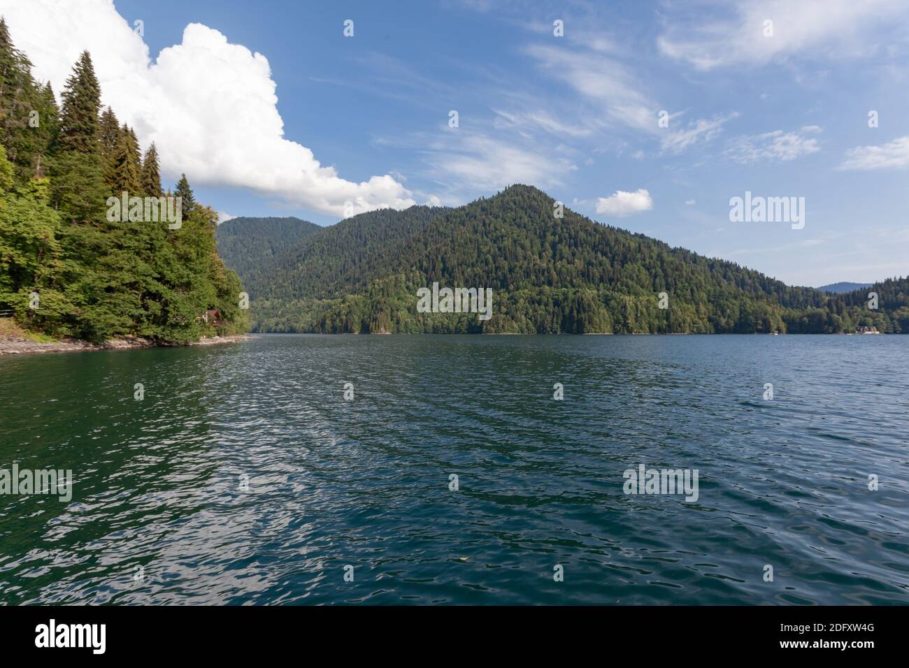 Beautiful lake backdrop hi-res stock photography and images - Alamy