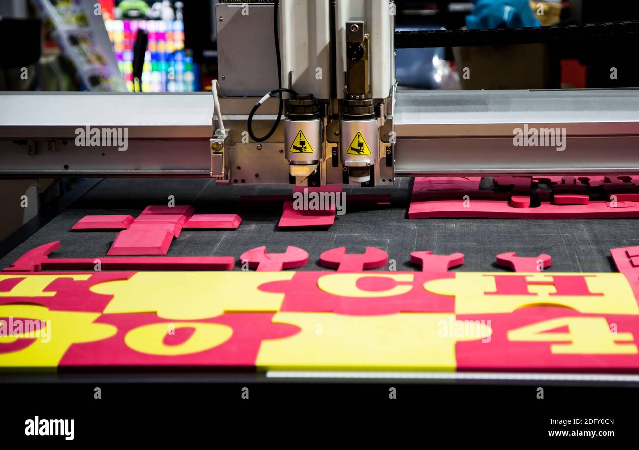 CNC laser cutting machine cutting car carpet mat and engine gasket ...