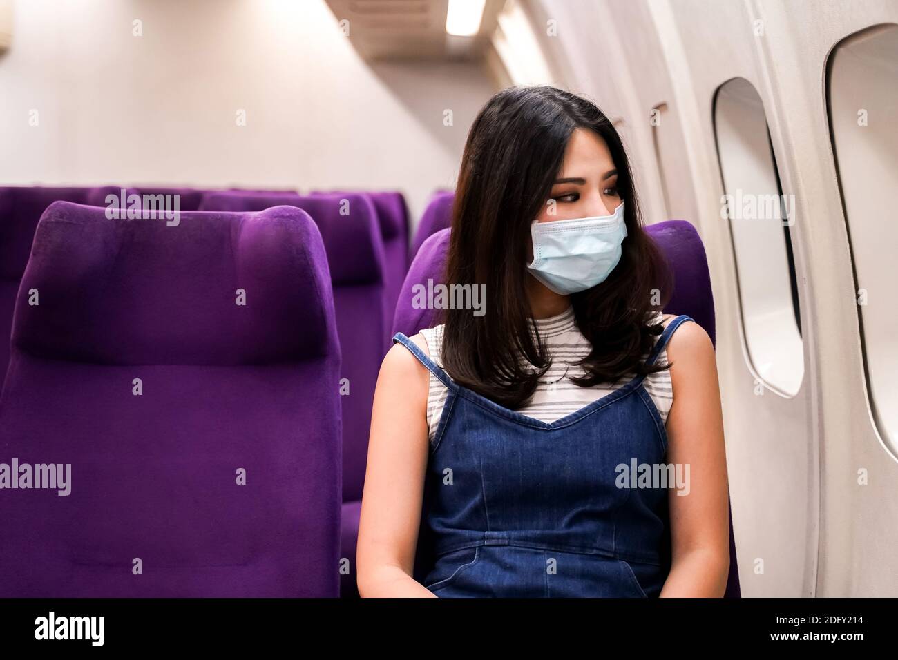 Korean girl plane hi-res stock photography and images - Alamy