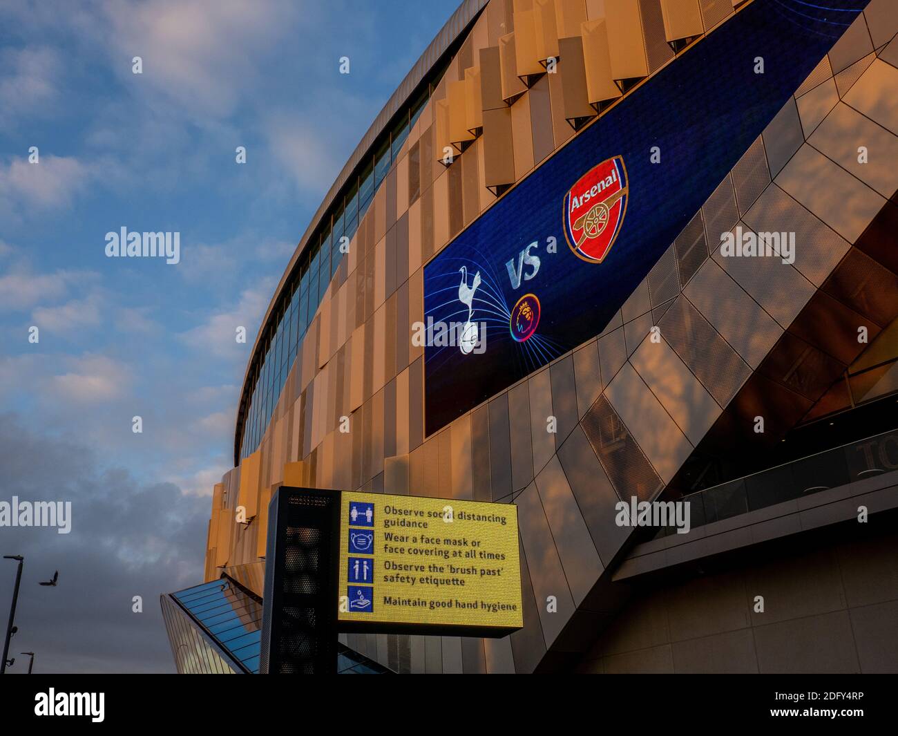 Back ground crowd hi-res stock photography and images - Alamy
