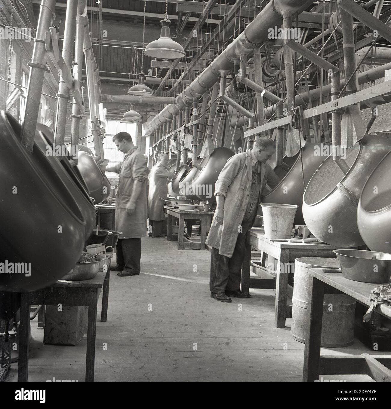 1950s, historical, making medical pills Stock Photo - Alamy