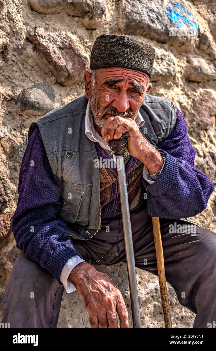 Portrait iranian man iran hi-res stock photography and images - Alamy