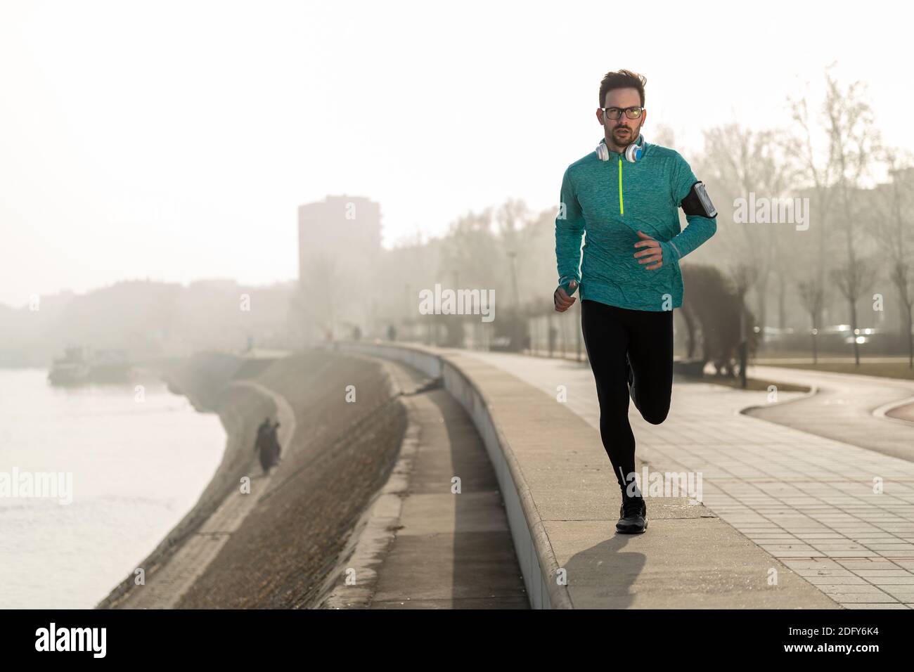 Starting day from morning jog. Sport running people healthy lifestyle ...