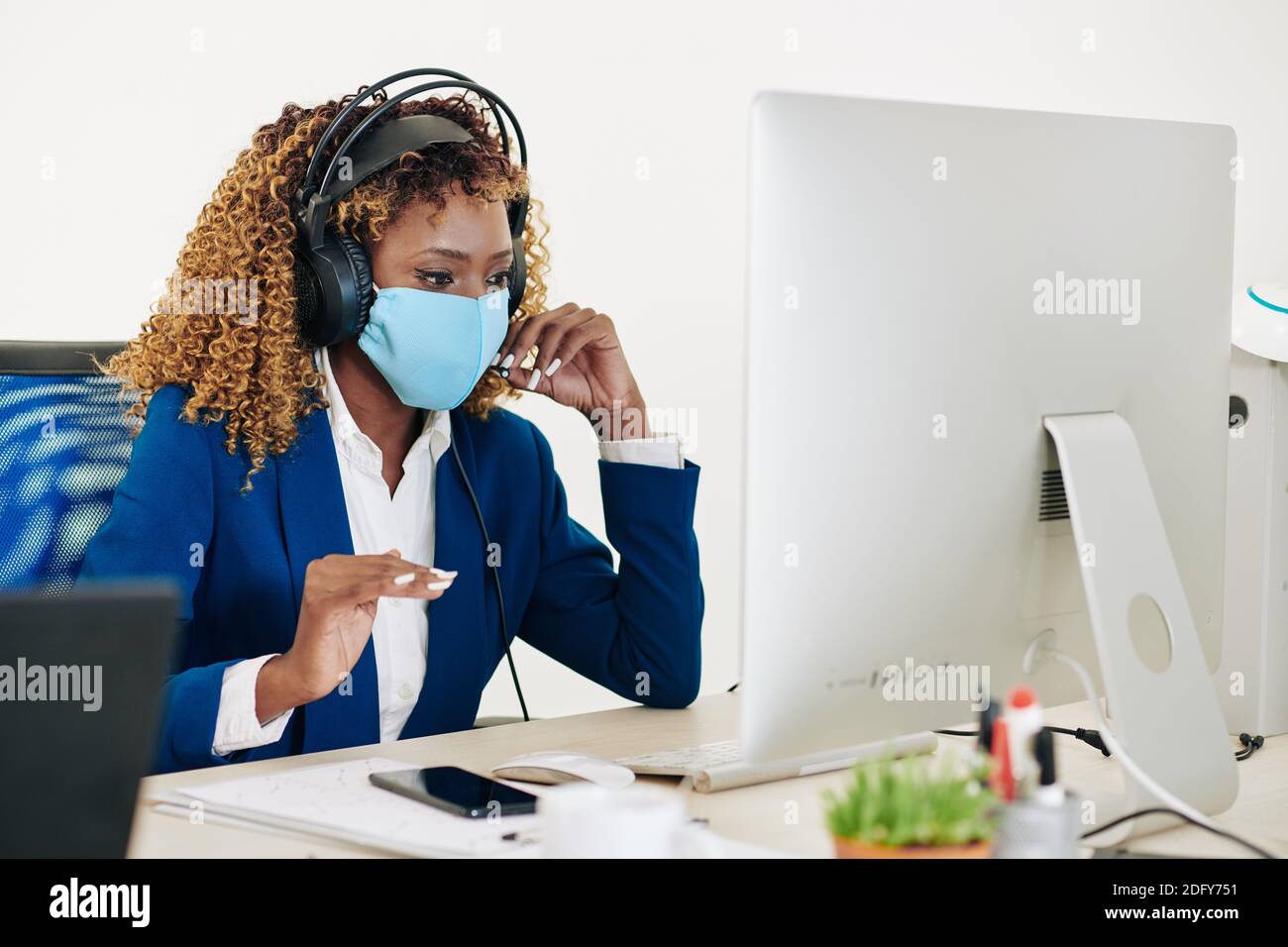 Calling to partner hi-res stock photography and images - Alamy