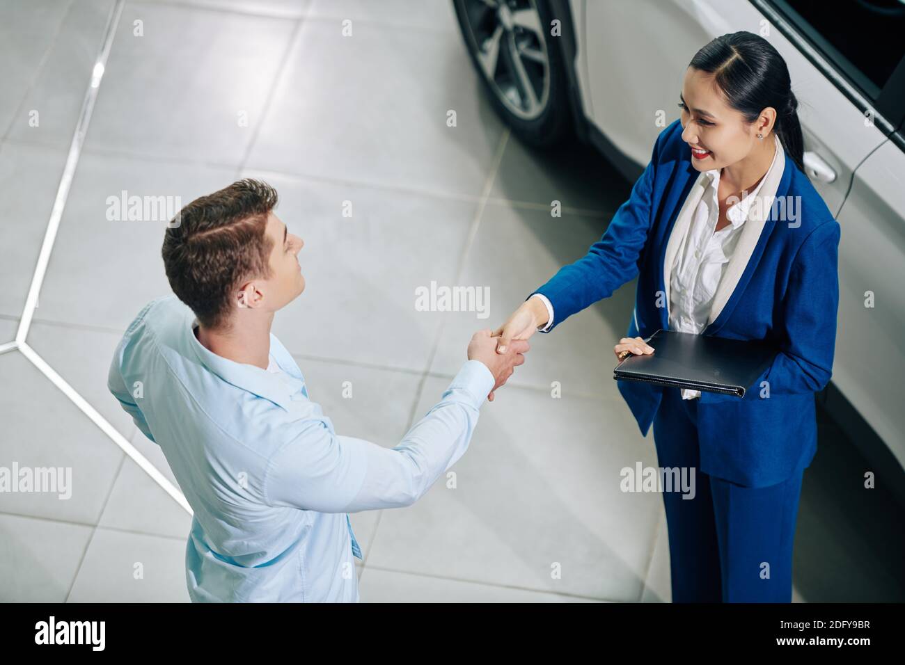 Relationship manager talking hi-res stock photography and images - Alamy