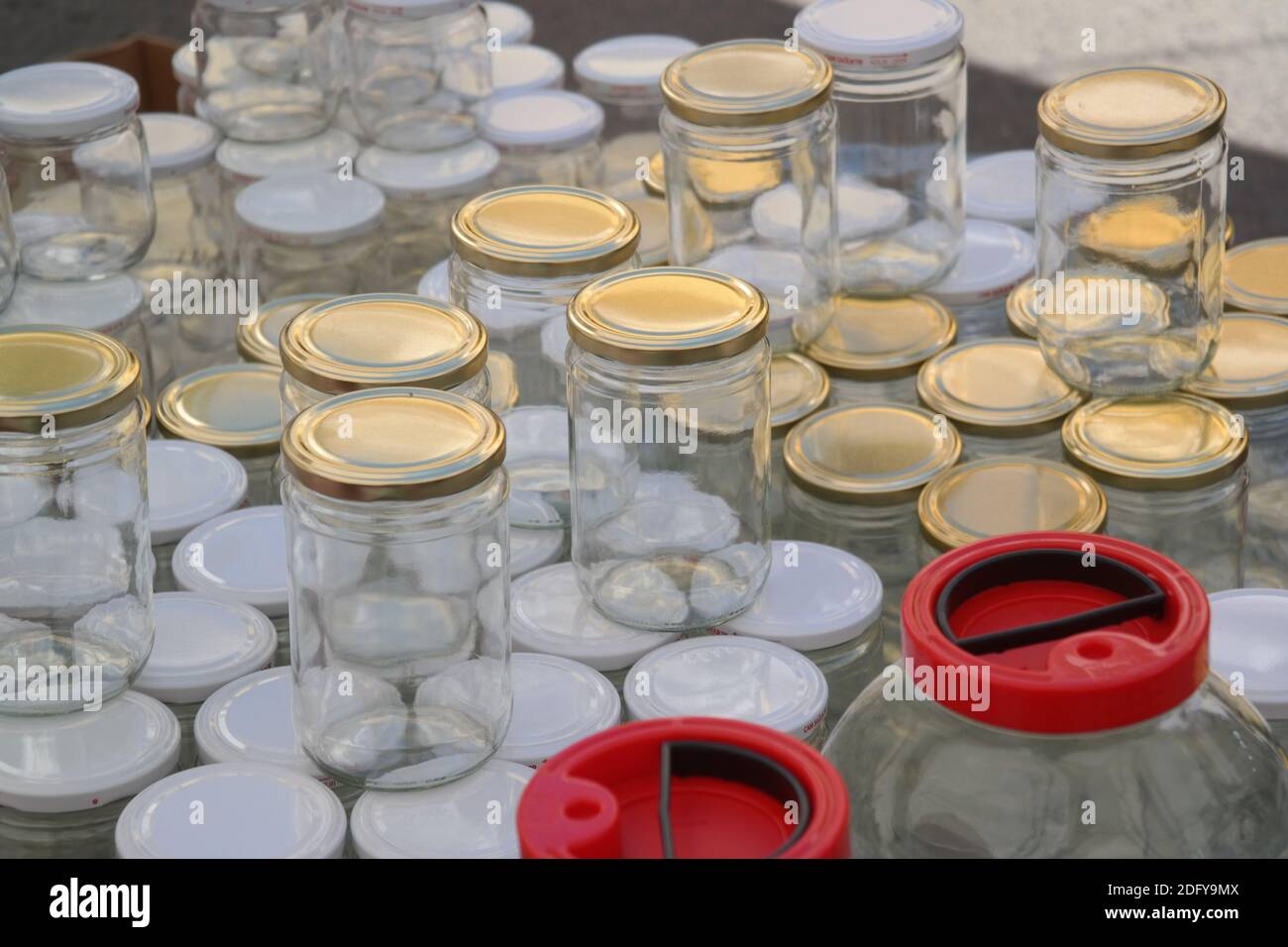 Jam jar lids hi-res stock photography and images - Alamy