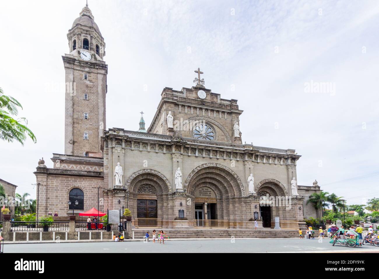 Manila cathedral hi-res stock photography and images - Alamy