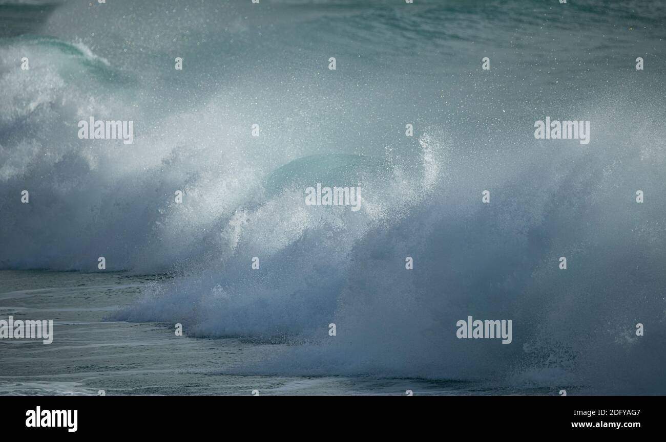 Surfing in cornwall photograph hi-res stock photography and images - Alamy