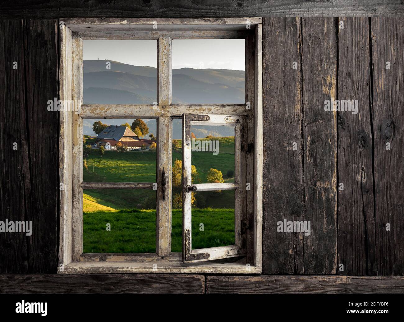 Lattice window hi-res stock photography and images - Alamy