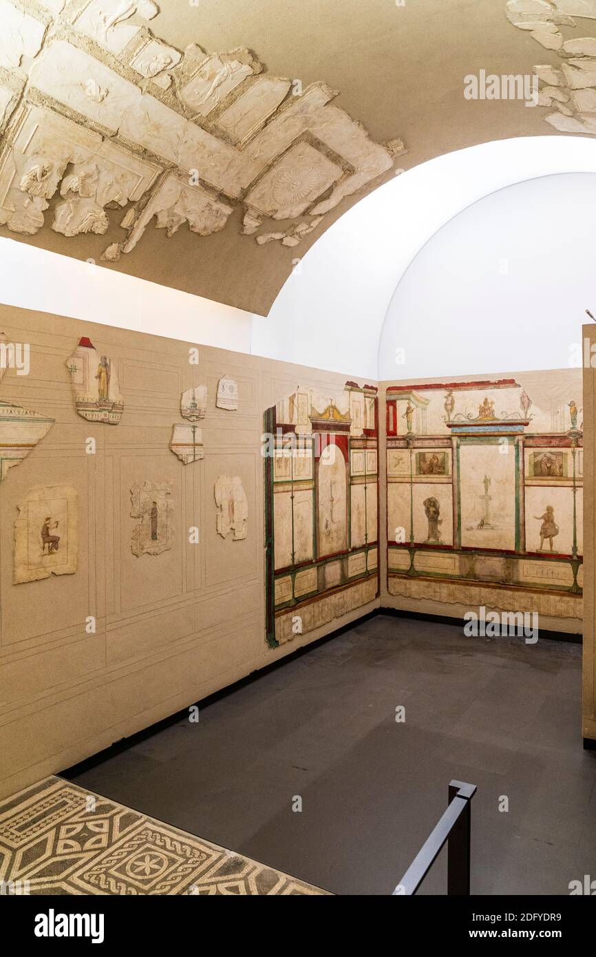 Roman art. Cubicle E, a bedroom from the Villa of the Farnesina ...