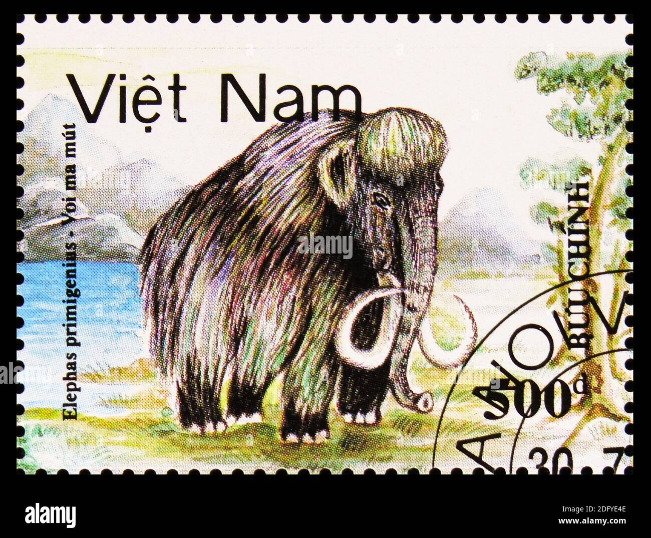 MOSCOW, RUSSIA - AUGUST 28, 2020: Postage stamp printed in Vietnam ...