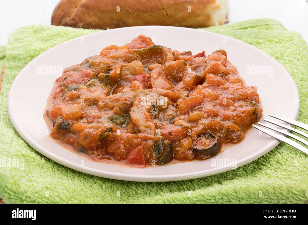The pisto is a traditional dish of Spanish cuisine that consists of a ...