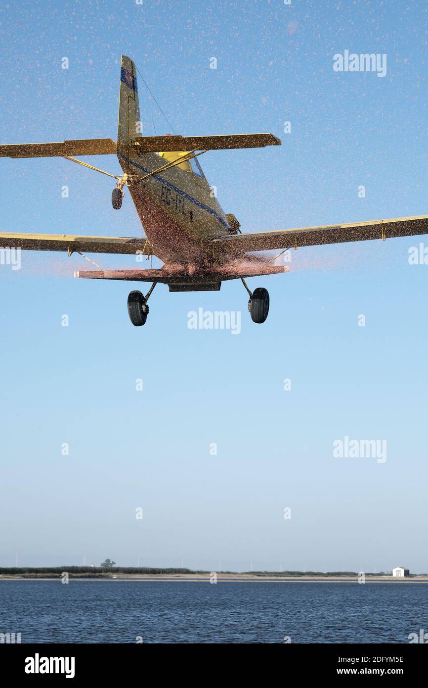 Back view of a jet engine hi-res stock photography and images - Alamy