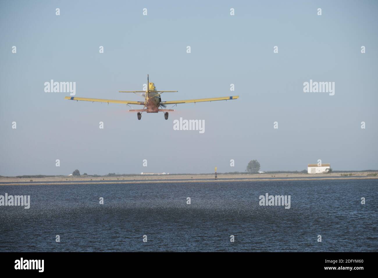 Single engine propeller hi-res stock photography and images - Alamy