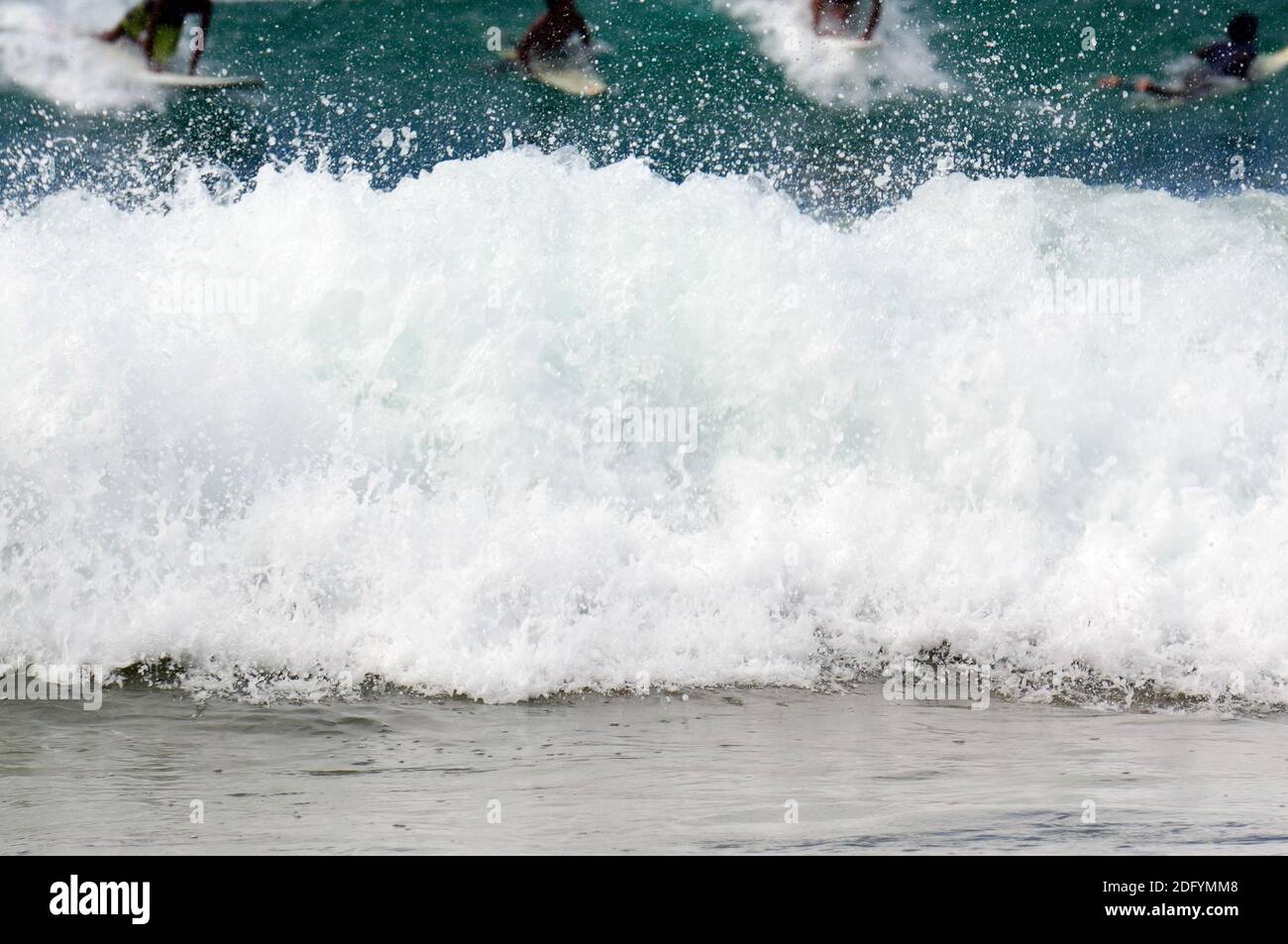 Sea water foam hi-res stock photography and images - Alamy