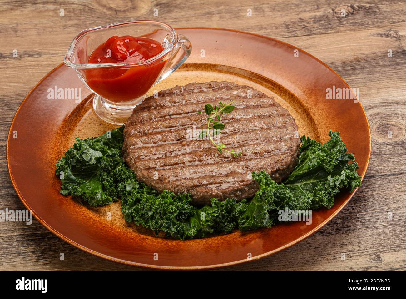 Grilled tasty beef cutlet for burger Stock Photo - Alamy