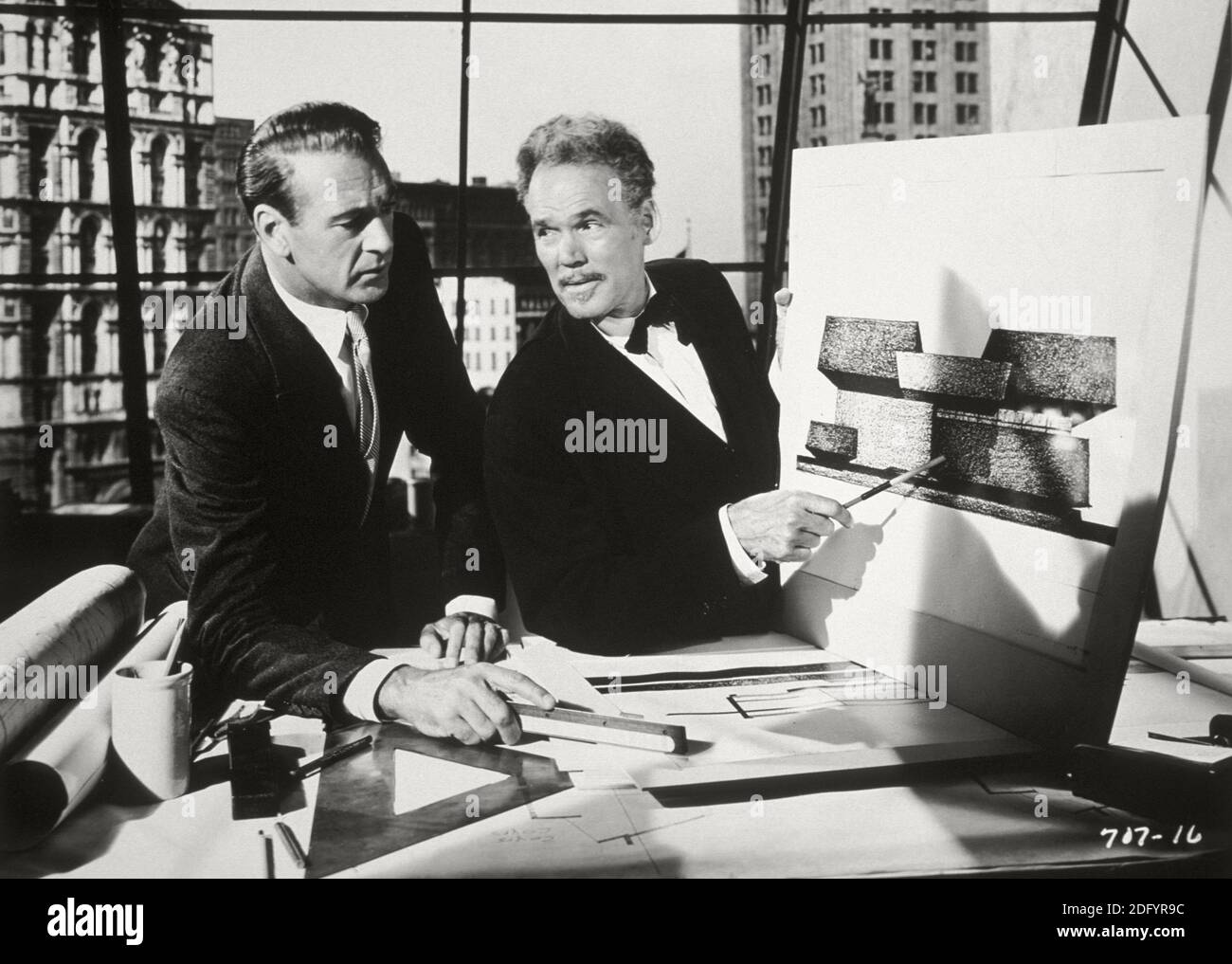 The fountainhead film hi-res stock photography and images - Alamy