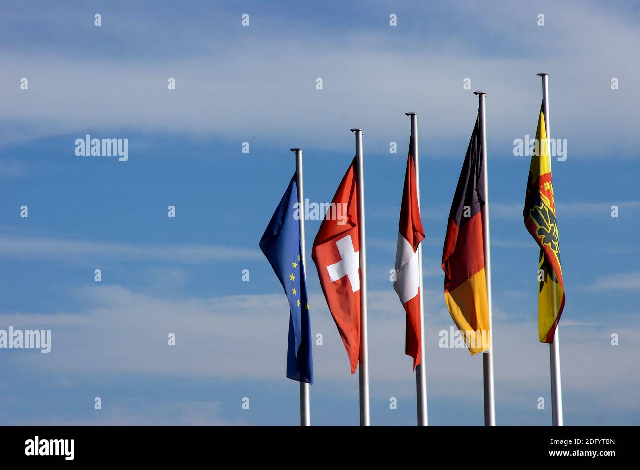 Border triangle hi-res stock photography and images - Alamy