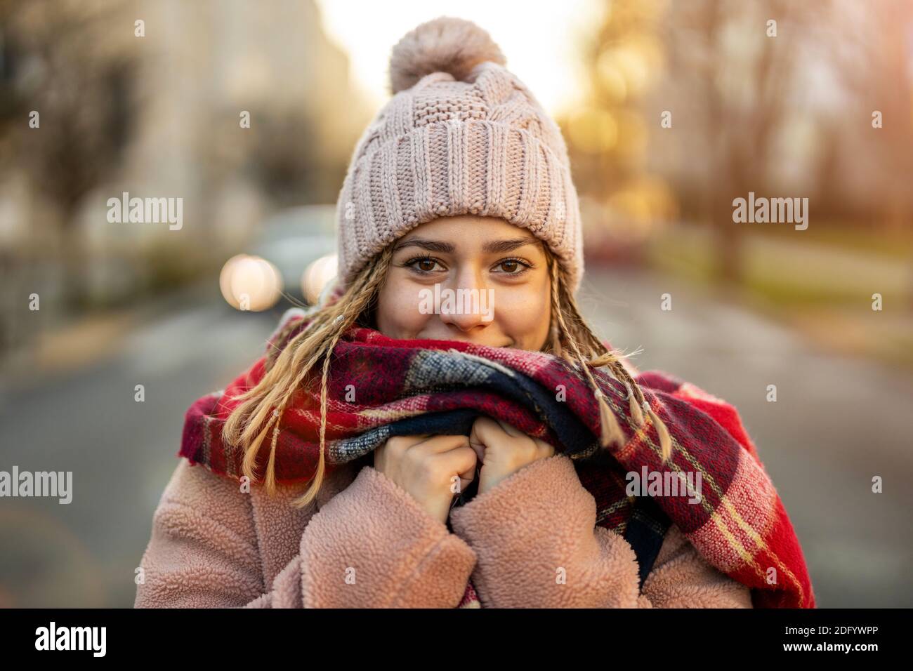 Feeling cold hi-res stock photography and images - Alamy