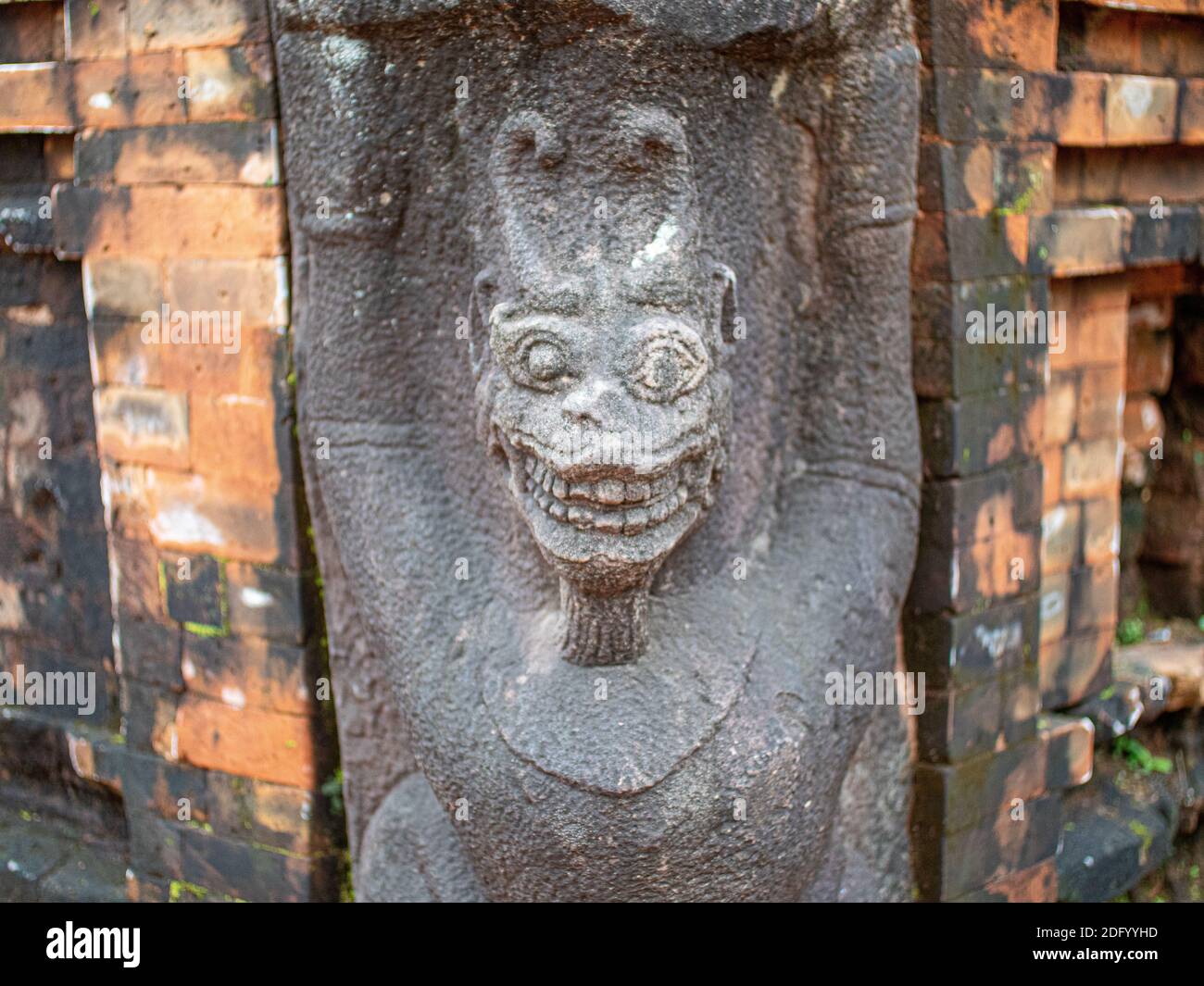Smiling demon statue hi-res stock photography and images - Alamy
