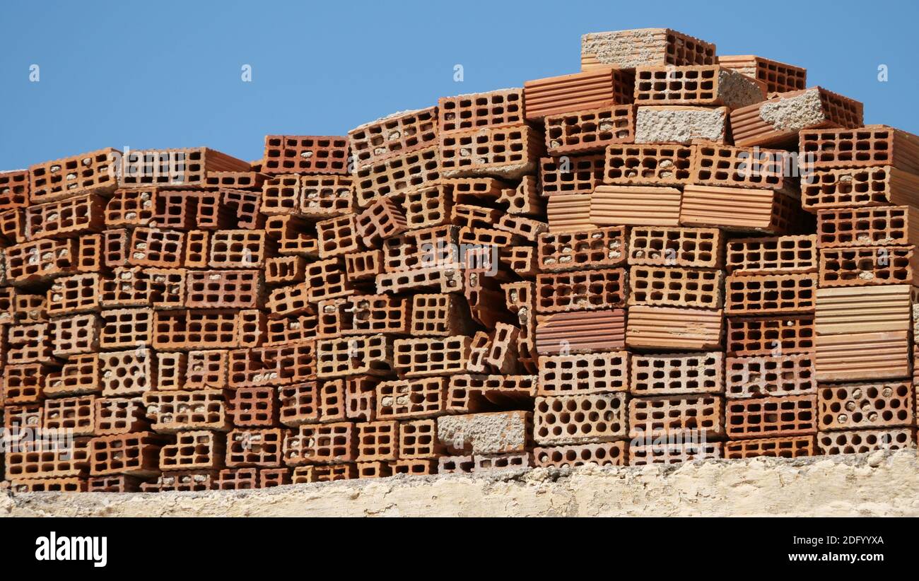 Pile old bricks hi-res stock photography and images - Alamy