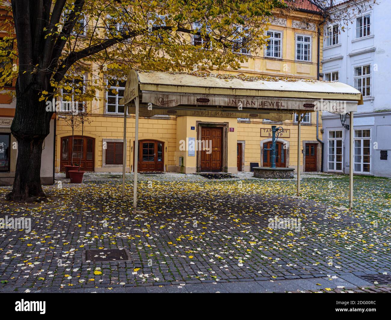 Prague czech republic ungelt tyn hi-res stock photography and images ...