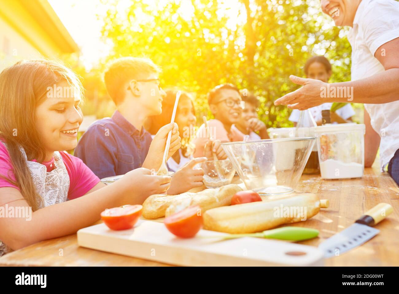 Kids fun cooking hi-res stock photography and images - Alamy