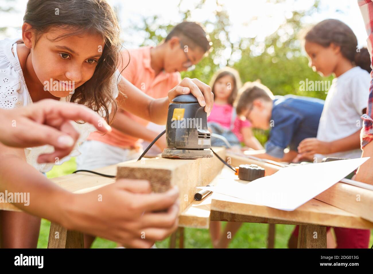 Children doing handicrafts hi-res stock photography and images - Alamy