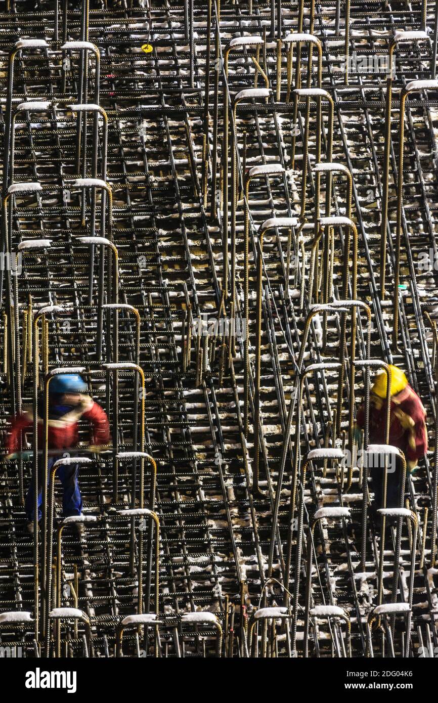 Install reinforcement braiding hi-res stock photography and images - Alamy